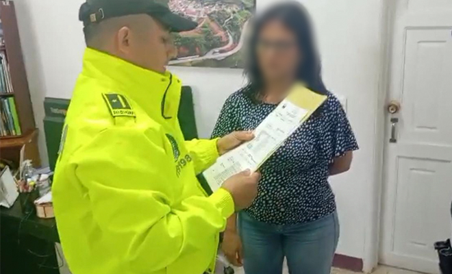 La Policía Nacional capturó a un exalcalde, a la ex secretaria de hacienda y a una auxiliar ...